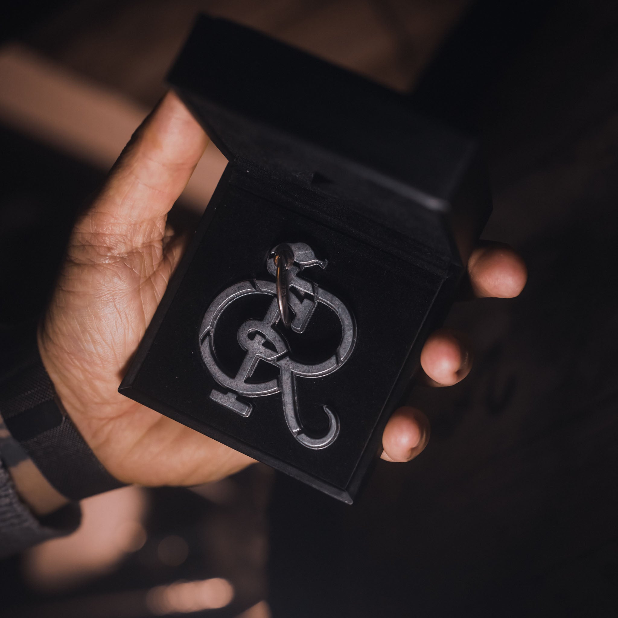 Signed Collector's Edition Chris Ramsay X Hanayama Puzzle – 1ST